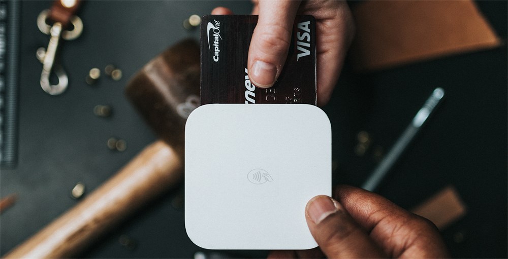 6 Pitfalls Every First-Time Credit Card User Should Be Aware Of 6 Pitfalls Every First-Time Credit Card User Should Be Aware Of